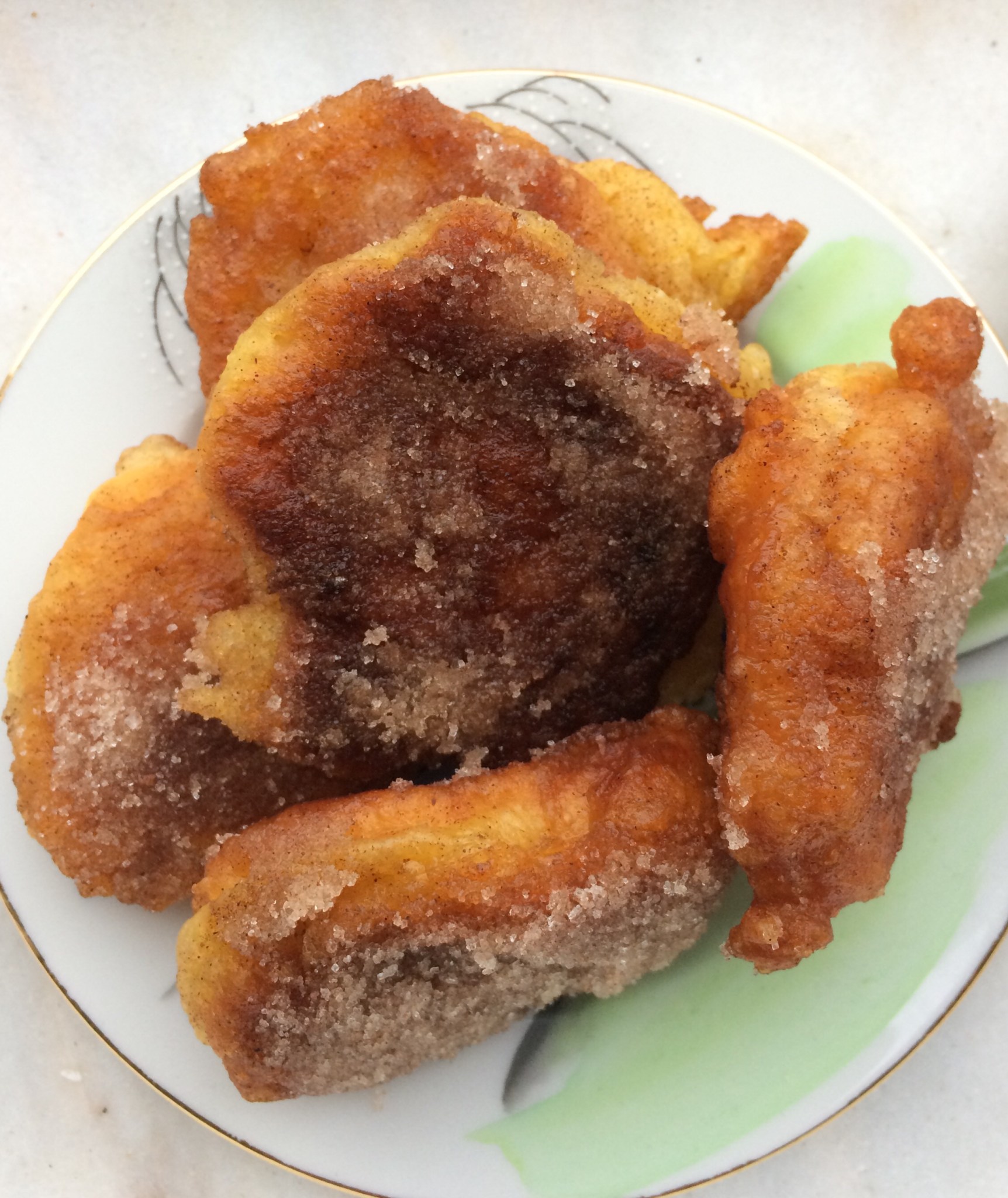 Filhóses – les beignets de Noël portugais – la table de jacinta